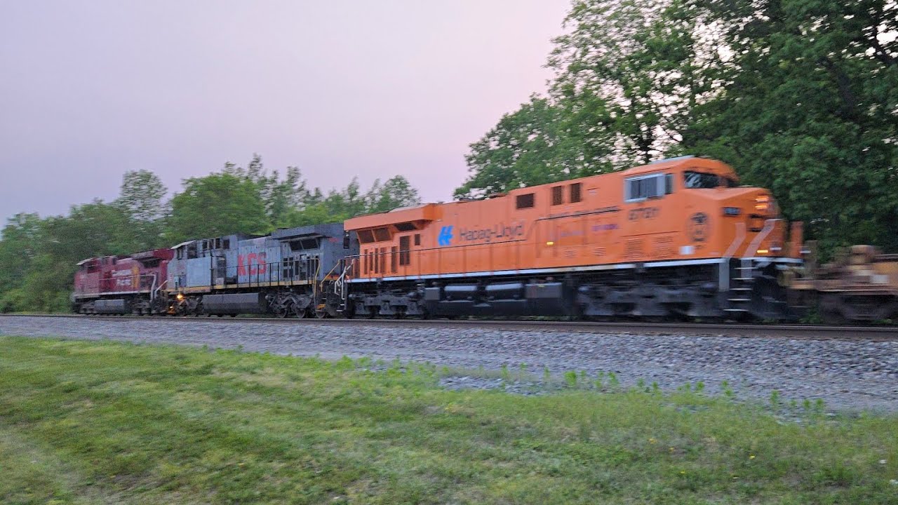 CSX I165 - CP 8010, KCS Grey Ghost 4514 & Hapag-Lloyd 8781 - Unionville ...