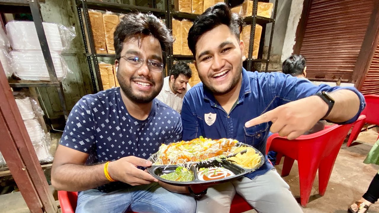 Madhuram Sandwich | Jumbo Sandwich of Indore..! - YouTube