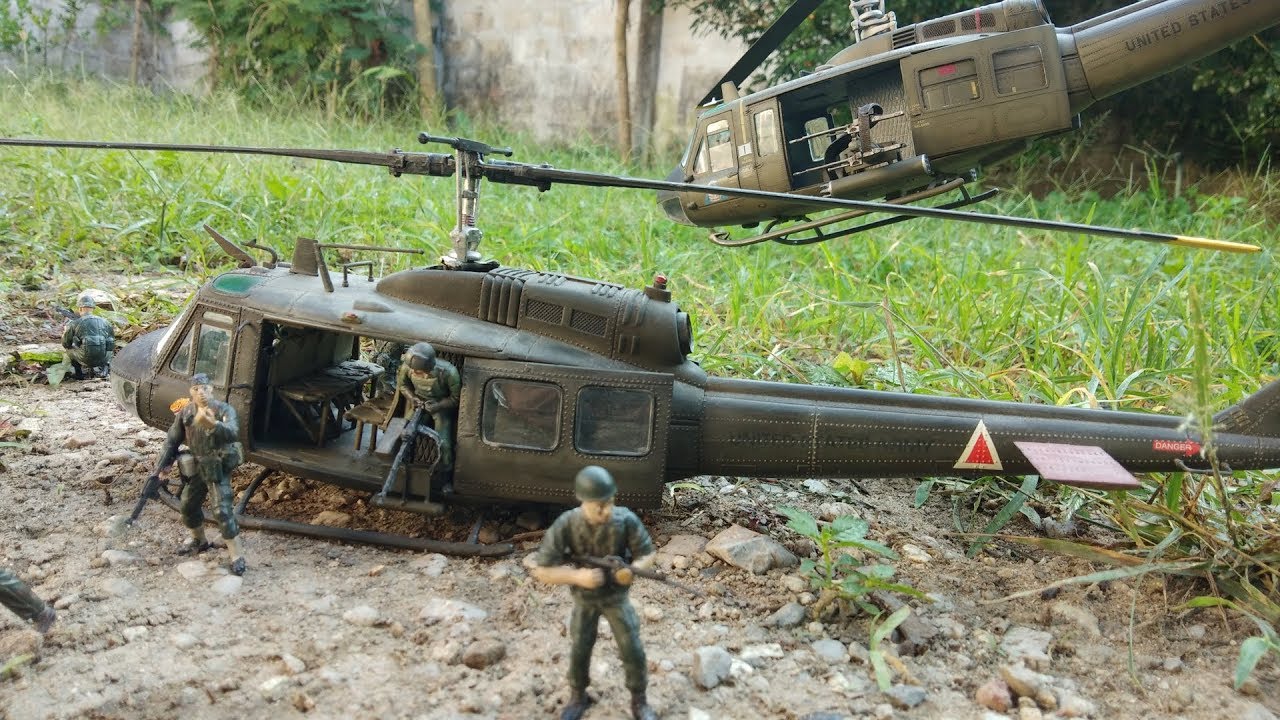 Huey helicopter Toy soldiers Figure action Toy channel - YouTube