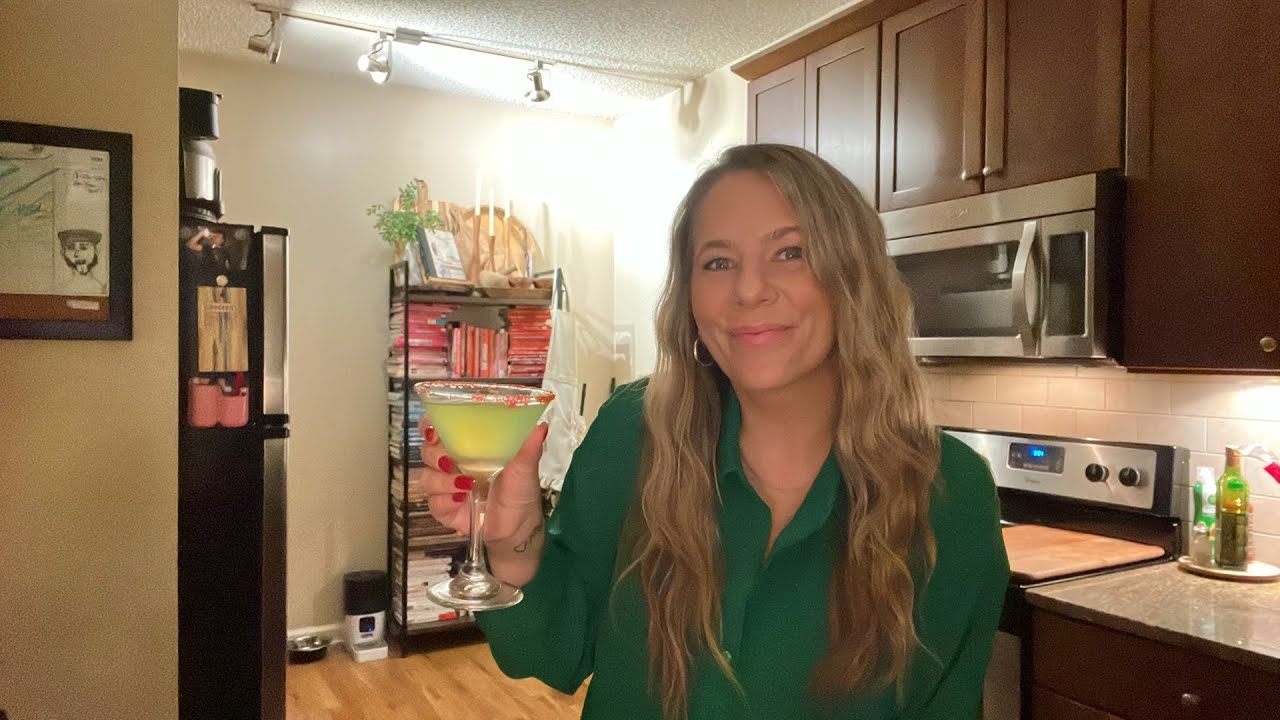 Thrifty Tiffany is live! VLOGMAS DAY 18 - YouTube