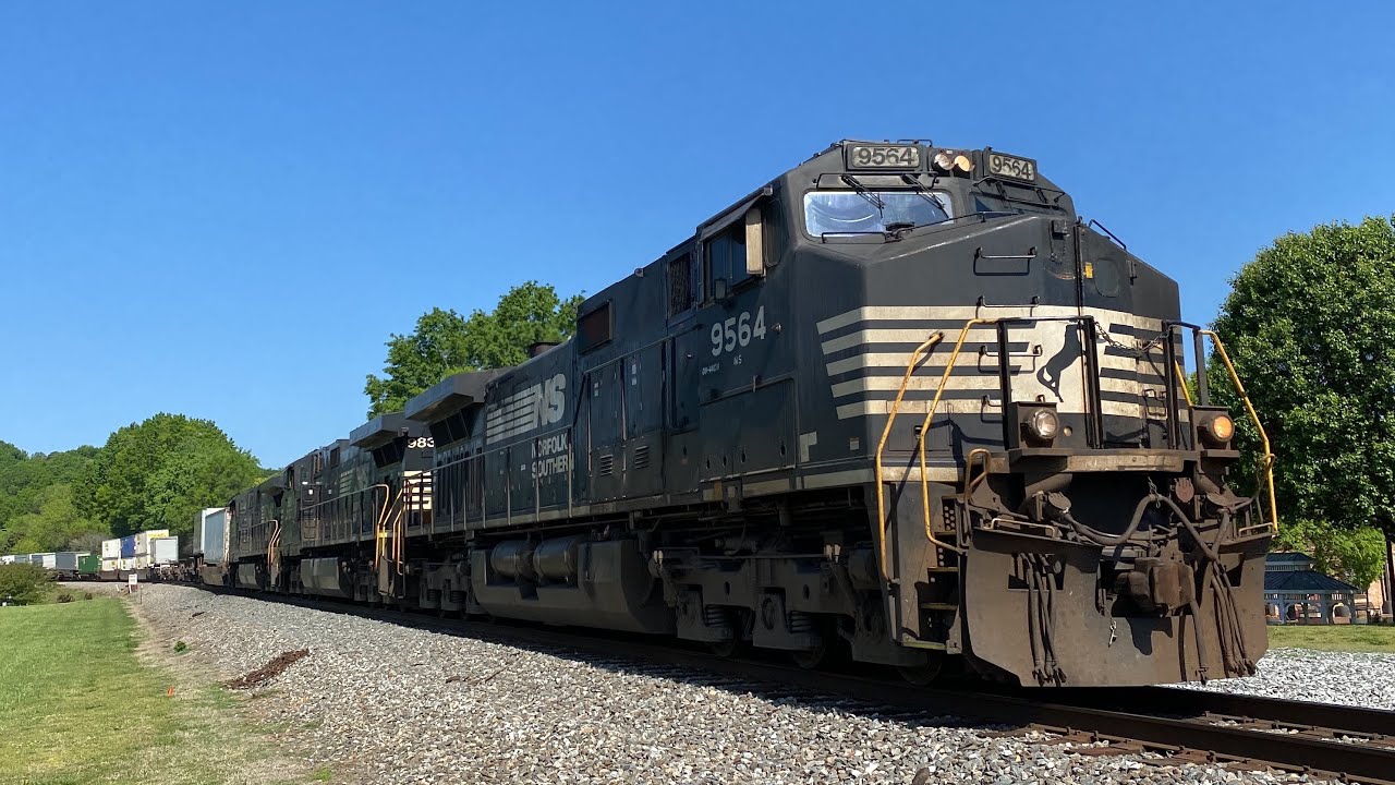 NS 9564 leads 212 roaring past Bessemer City. 4-27-2022 - YouTube