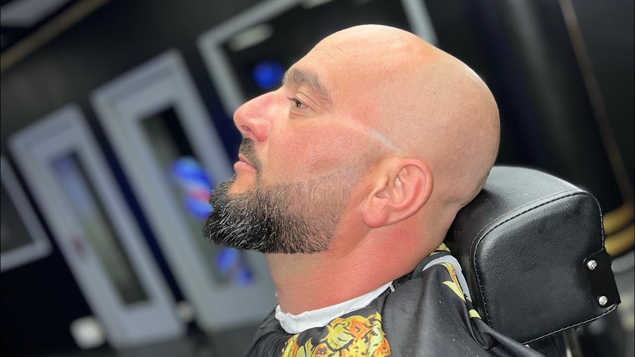 Barbe en Dégradé + Boule à Z ( rasage intégral au rasoir) - YouTube