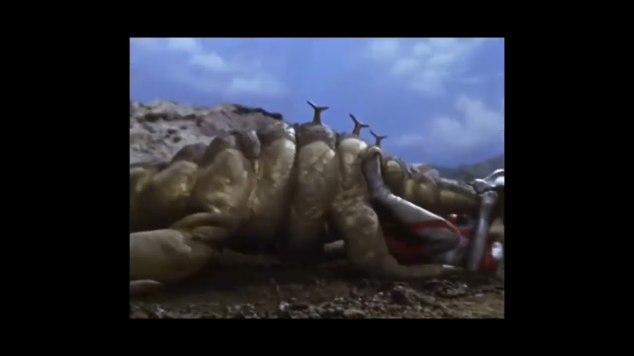 Ultraman vs goldon - YouTube