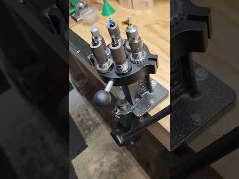 reloading bench set up (new) - YouTube