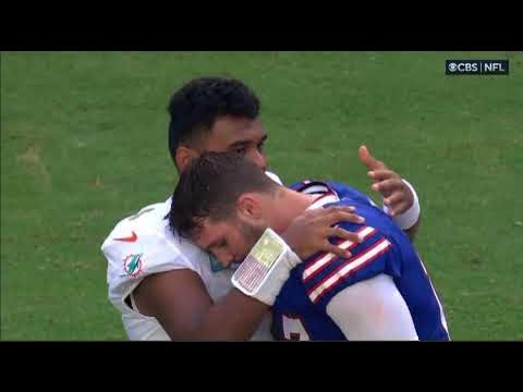 Tua Tagovailoa consoles Josh Allen after Dolphins vs Bills game - YouTube