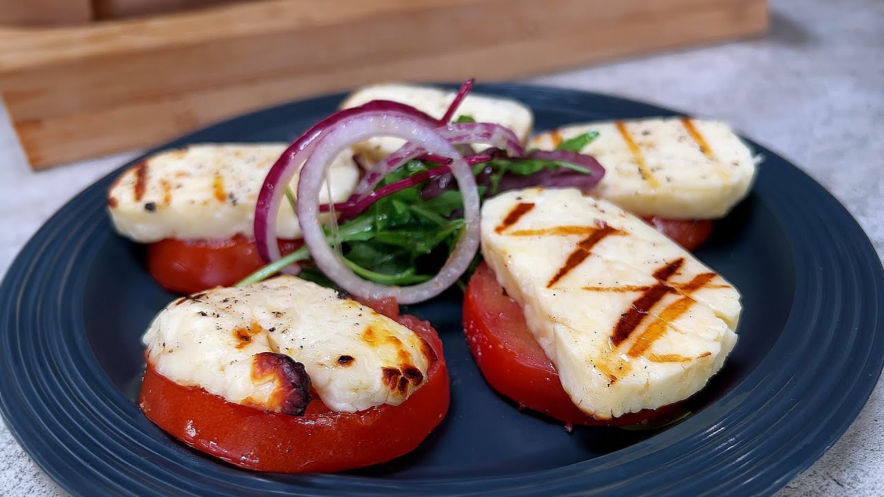 Grillet Ost Vegetarisk Smørrebrød Med Rucolapesto, Grillet Grønt Og