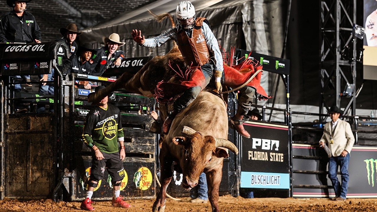 Kase Hitt rides Dirty South for 87.35 points | PBR UTB Highlight - YouTube