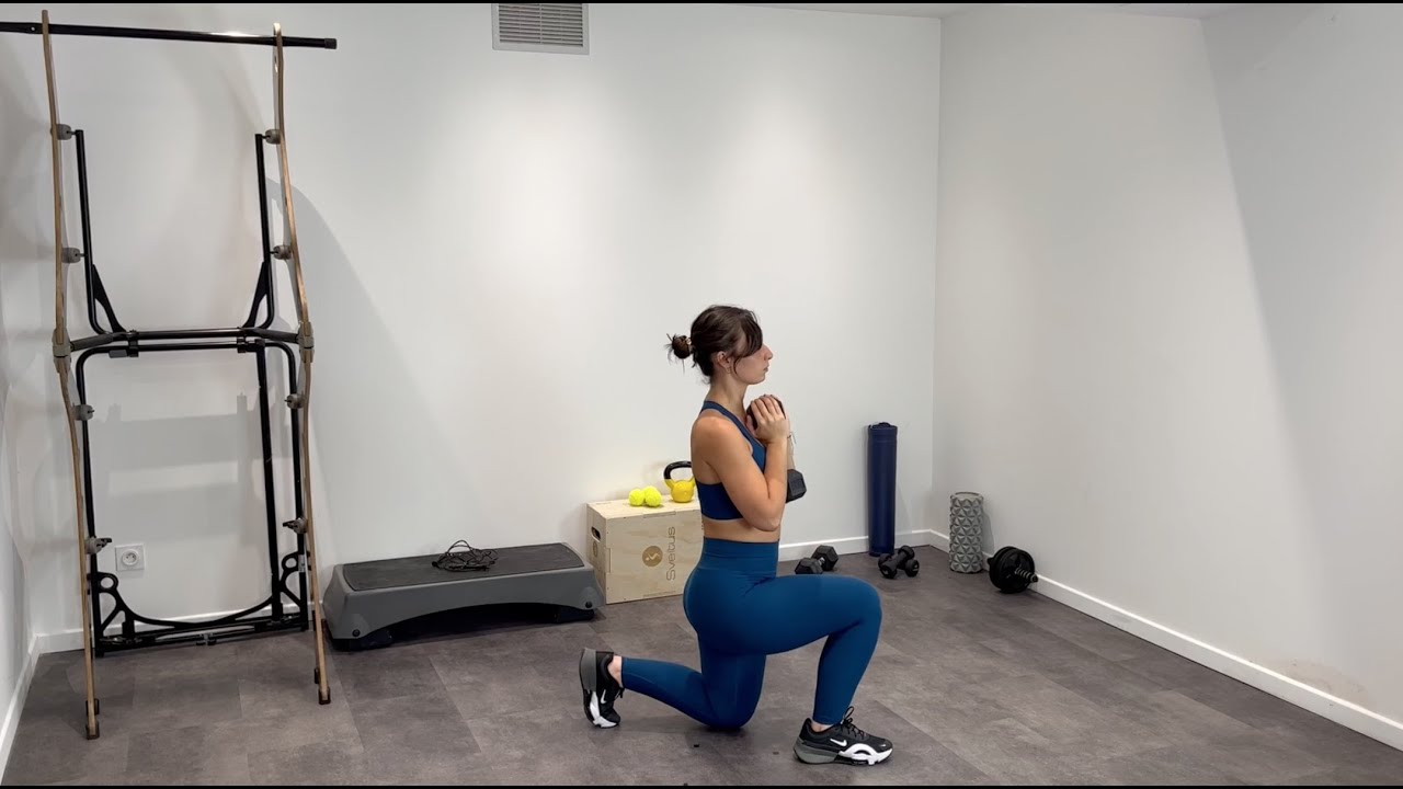 Dumbbell Goblet Front Lunge - YouTube
