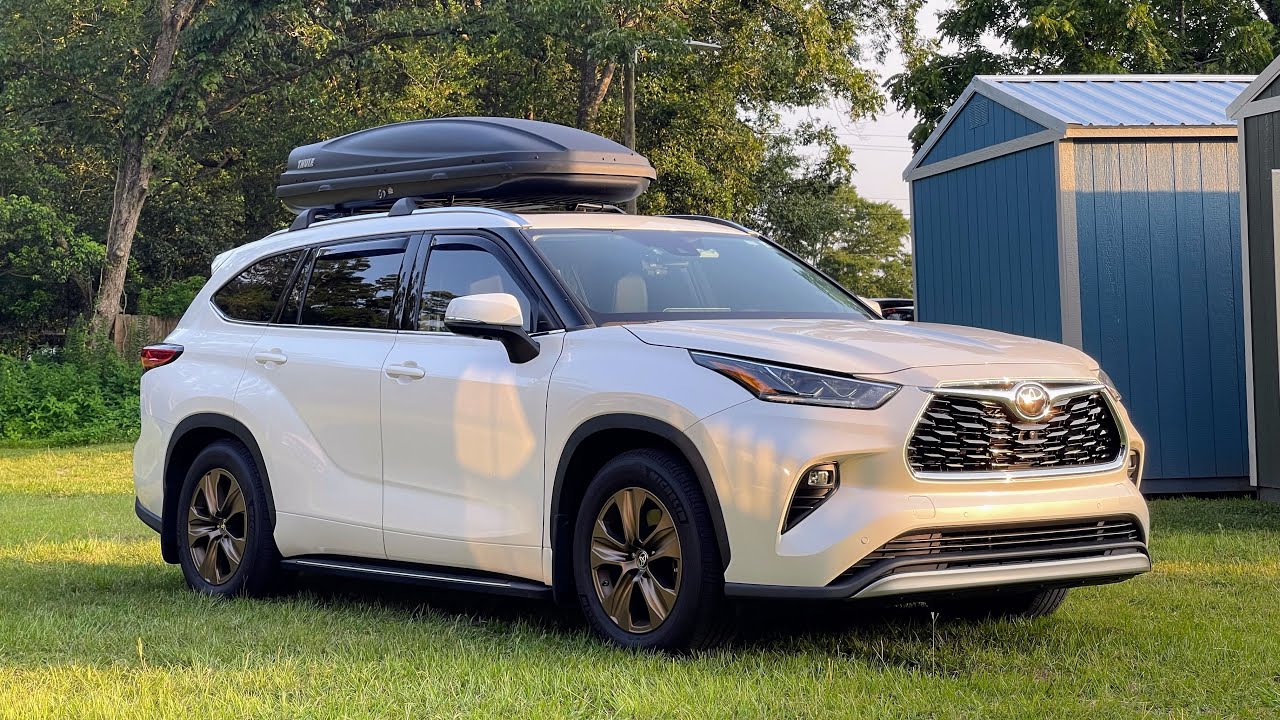 How to remove and replace Toyota Highlander front windshield wiper ...