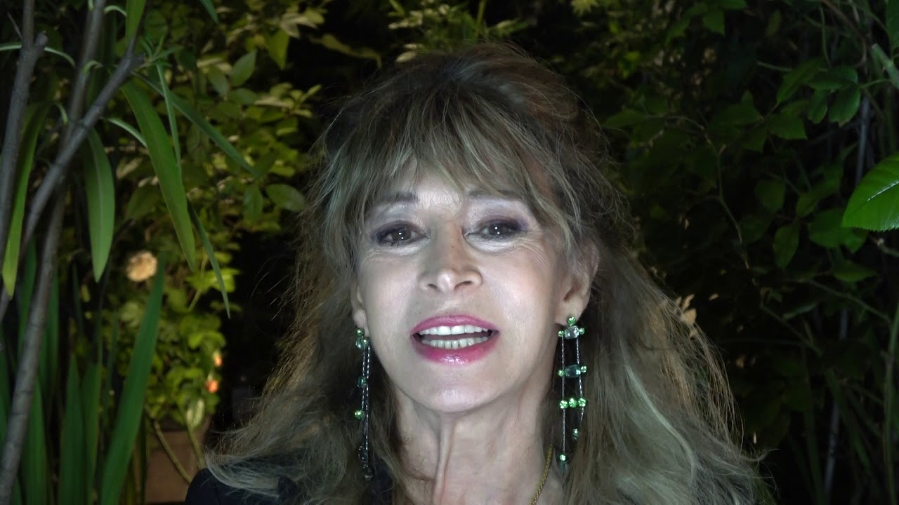 LES TRAÎNES DU BERRY PAR BEATRICE AGENIN - YouTube