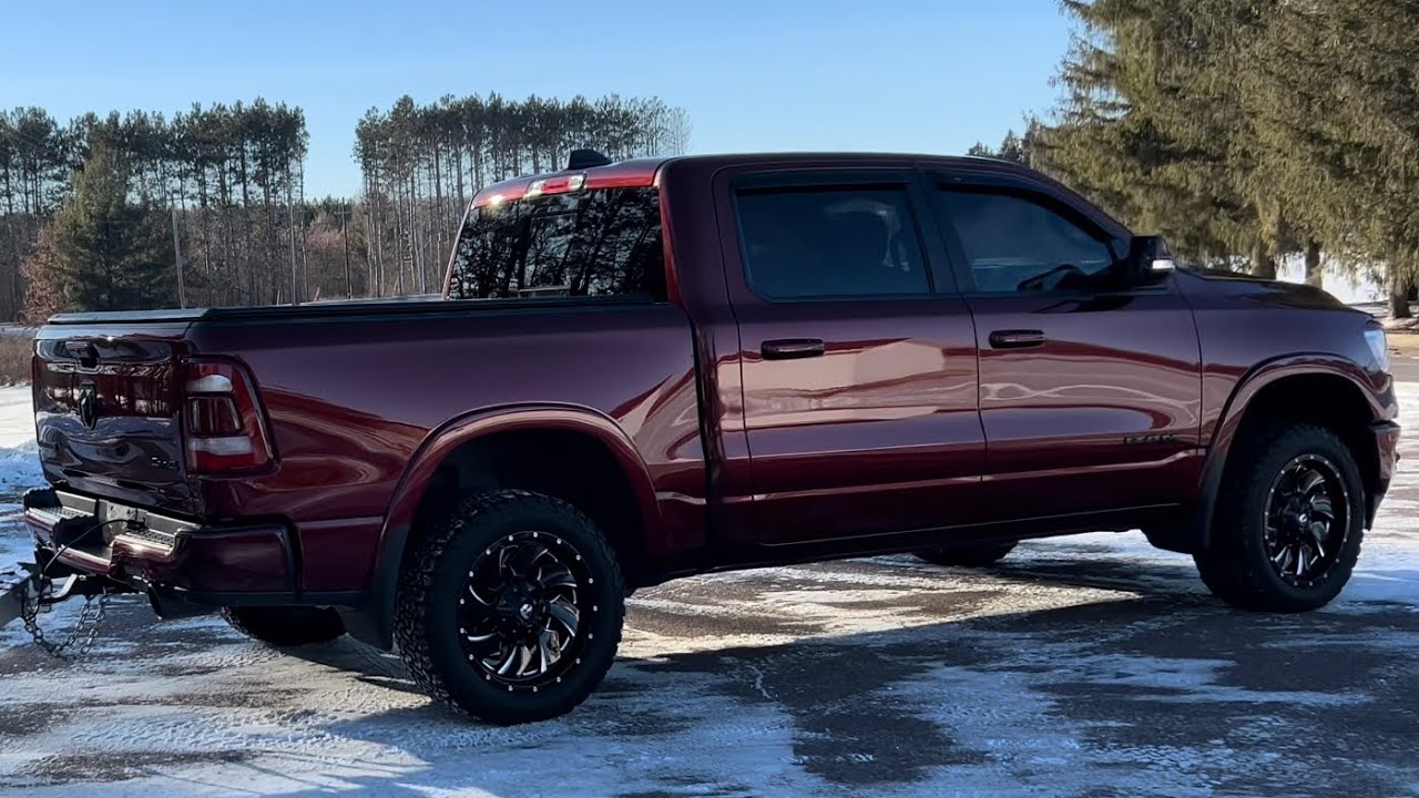Northern Wisconsin FINALLY GETS SNOW!! Ram 1500 Dominates Snow Covered ...