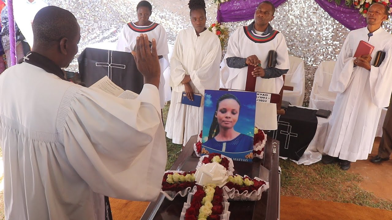 ALIYEFUKULIWA NA MBWA TPC MOSHI AZIKWA BILA FUVU LA KICHWA BAADA YA ...