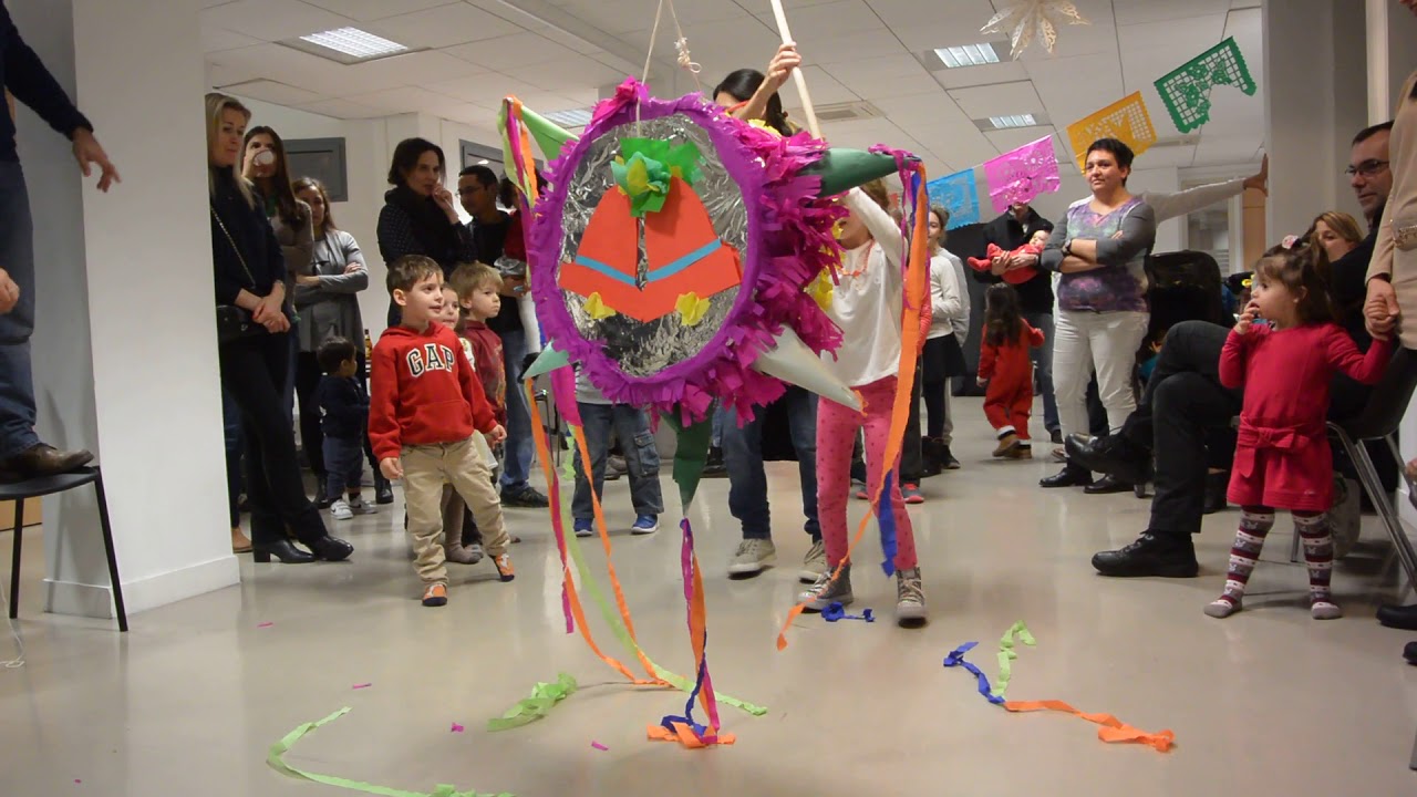 Piñata Posada 2017 en Niza - YouTube