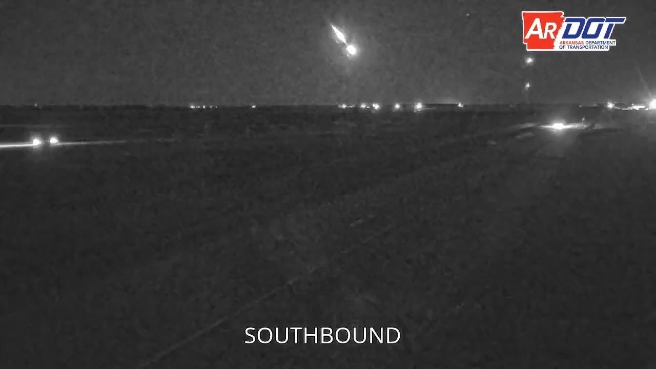 Arkansas: Meteorite/Fireball Event Captured By Multiple AR DOT Traffic ...