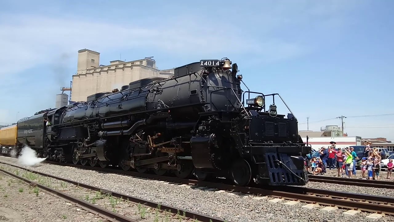 Union Pacific's Big Boy 4014 in Fremont Nebraska July 12th 2019 - YouTube