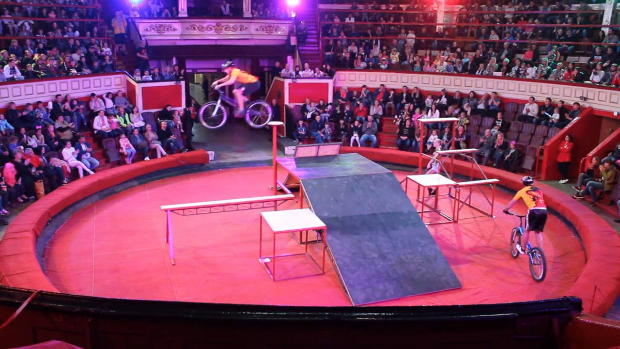 new circus show - YouTube