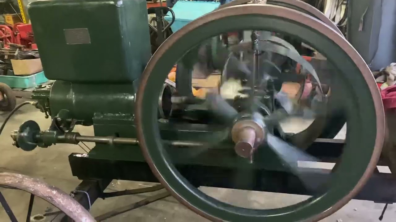 9 hp Witte hit miss sideshaft - YouTube