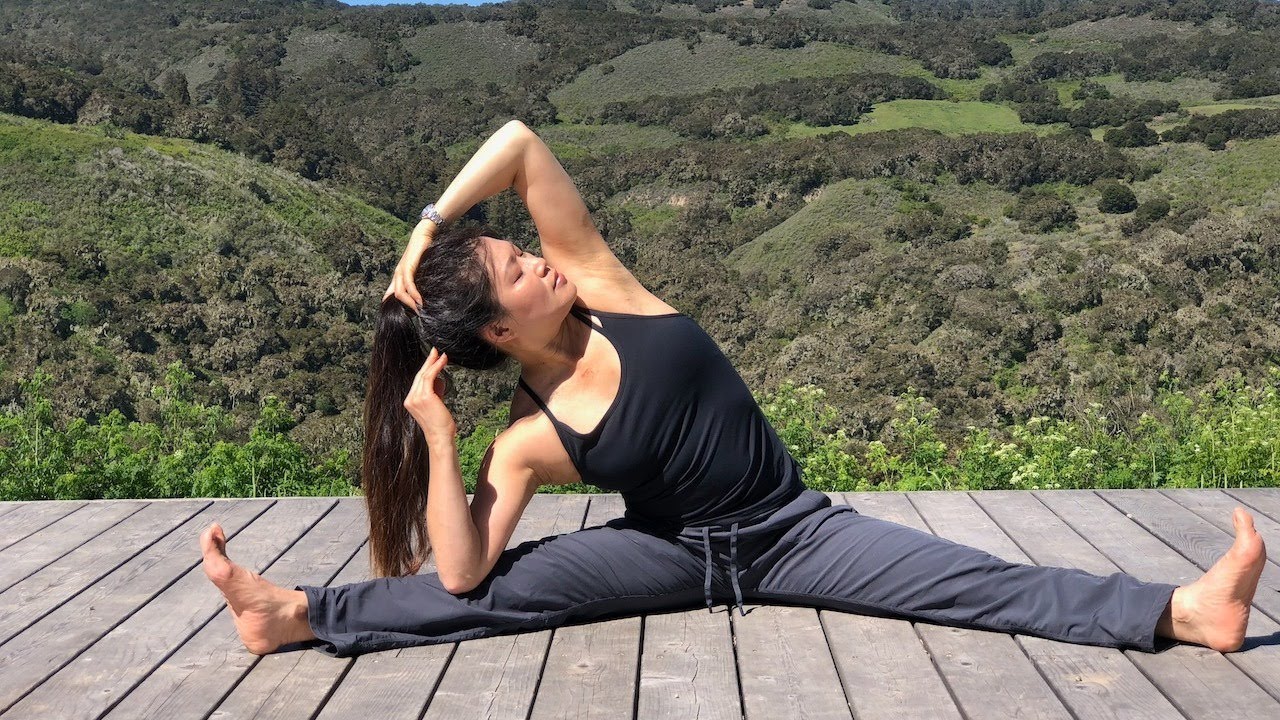 60 Minute Hatha Yoga Flow - March 17, 2020 - YouTube