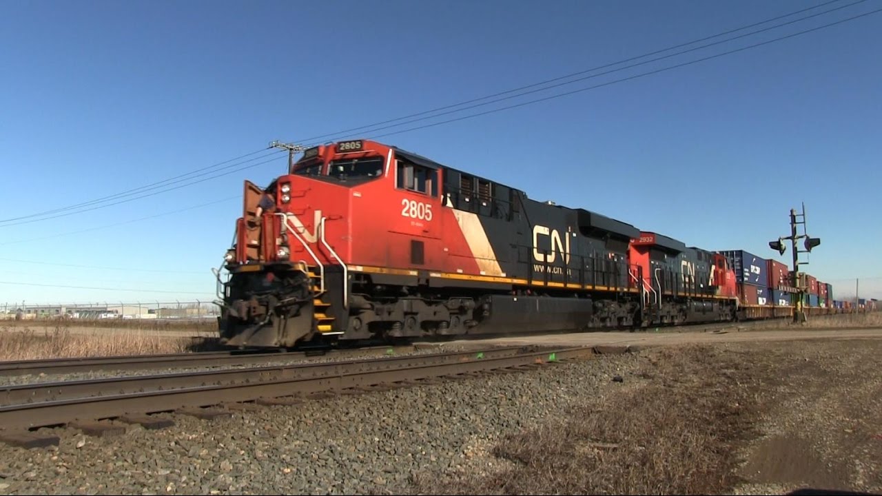 CN Train Spotting HD: CN 2805 & 2932 Leads CN Q101 Westbound At Acheson ...