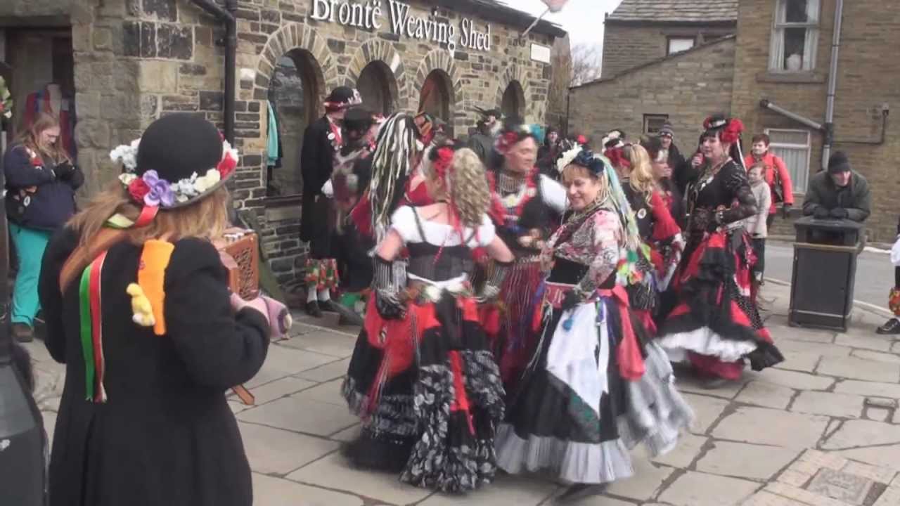 The 400 Roses dancing to Betty's Wedding & The German Schottishe in ...