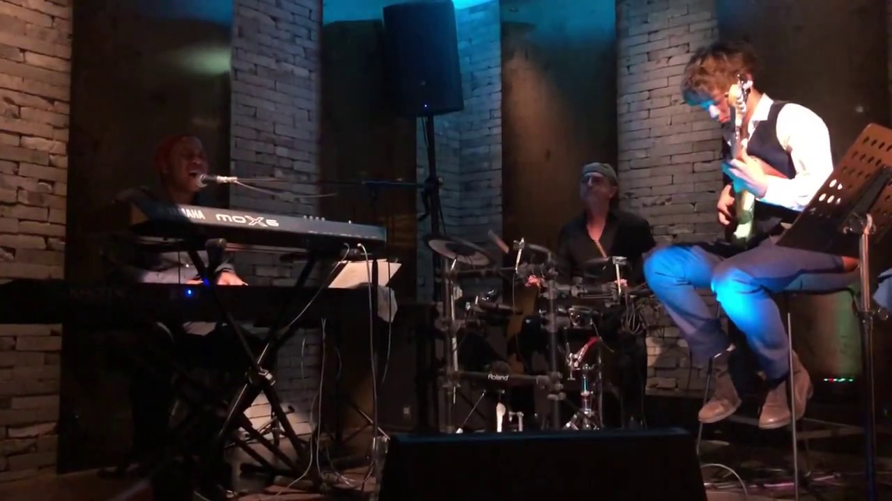 Zatta live - YouTube