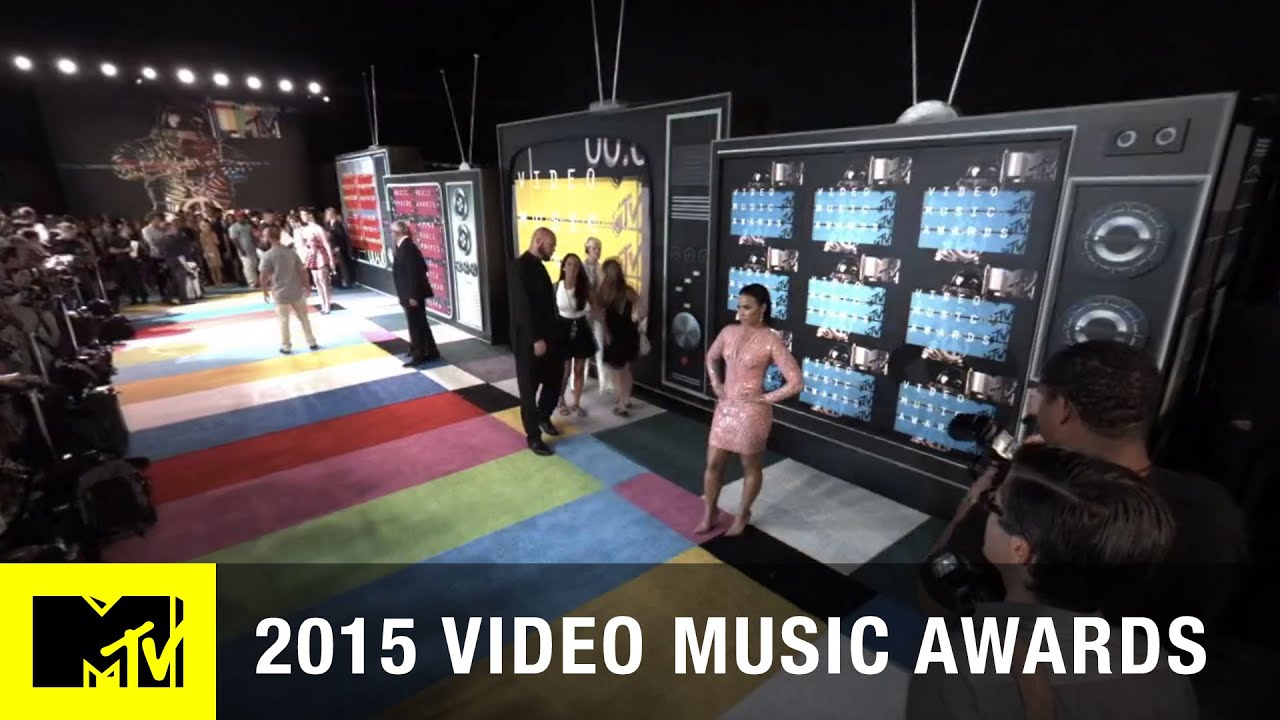 360 VR: Highlights from the Red Carpet | MTV VMA 2015 - YouTube