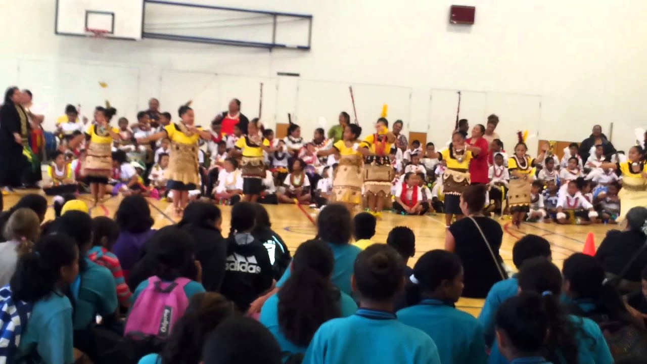 Otahuhu Primary School Culture Tongan Group Tau'olunga 18/04/2013 - YouTube