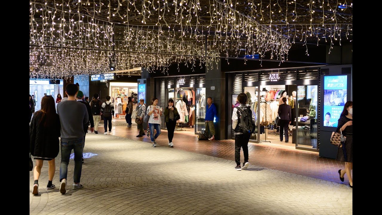 [4K] "Tenjin Chikagai" underground shopping street at Tenjin station ...