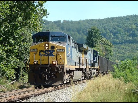 CSX 139 leads N652-05 at Jarman Gap - YouTube