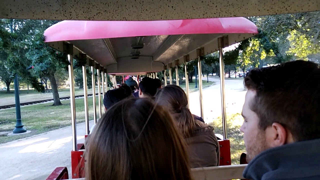 MINI TRAIN AT THE ZOO AT HOUSTON TEXAS - YouTube