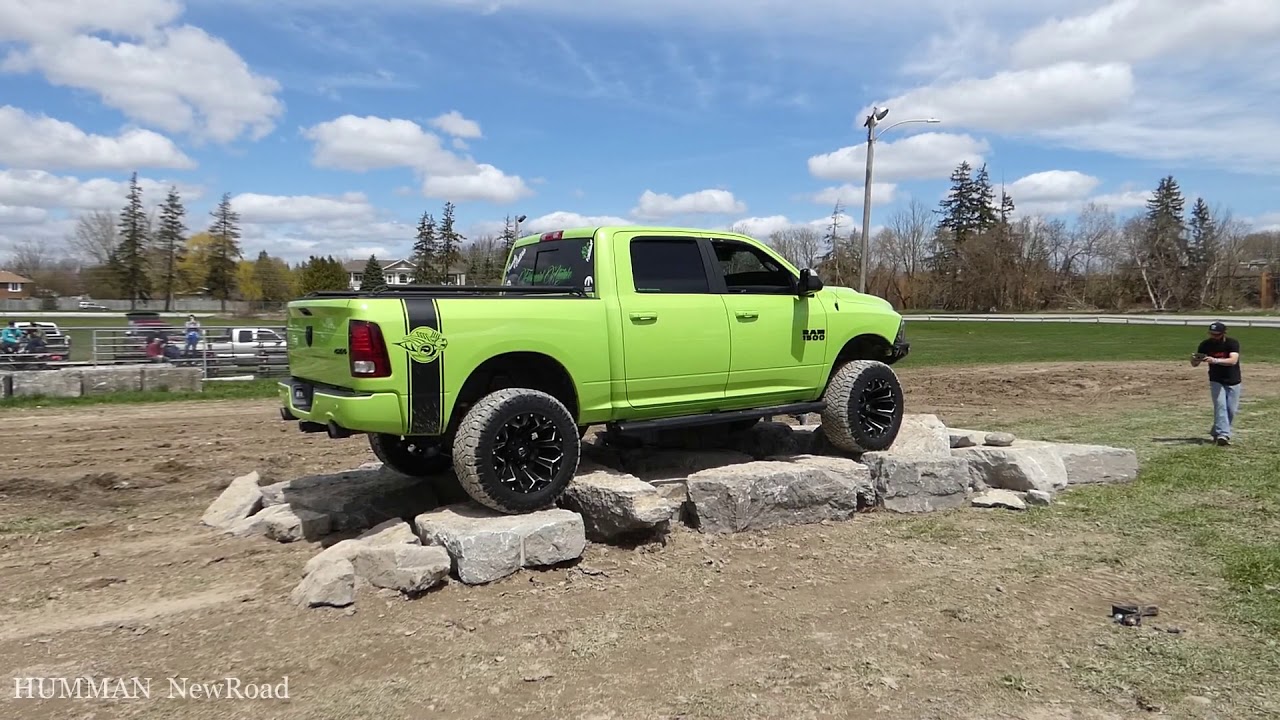 Dodge RAM 1500 Off-Road 4x4 - Suspension flex and Rock Crawling - YouTube