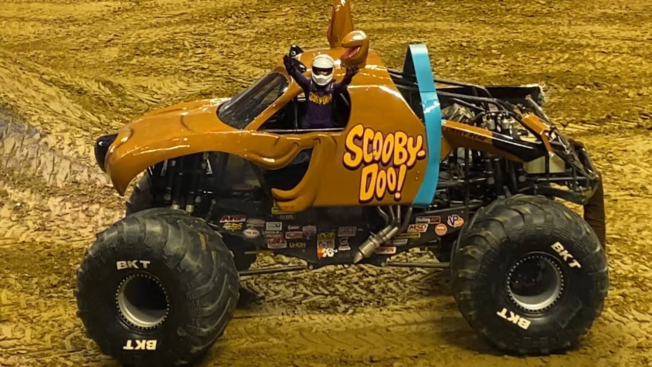 Monster Jam - Scooby Doo (Linsey Read) WINNING Freestyle Sunrise 2021 ...