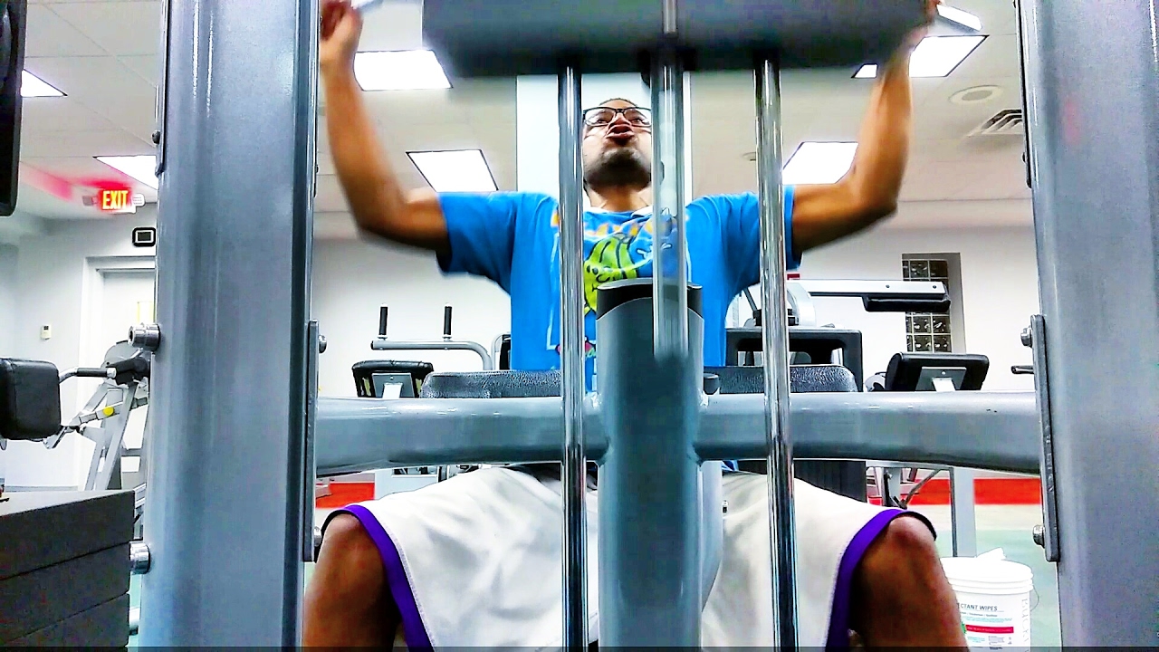 Great Excercises For Leg and Back Day With A GAMER - YouTube