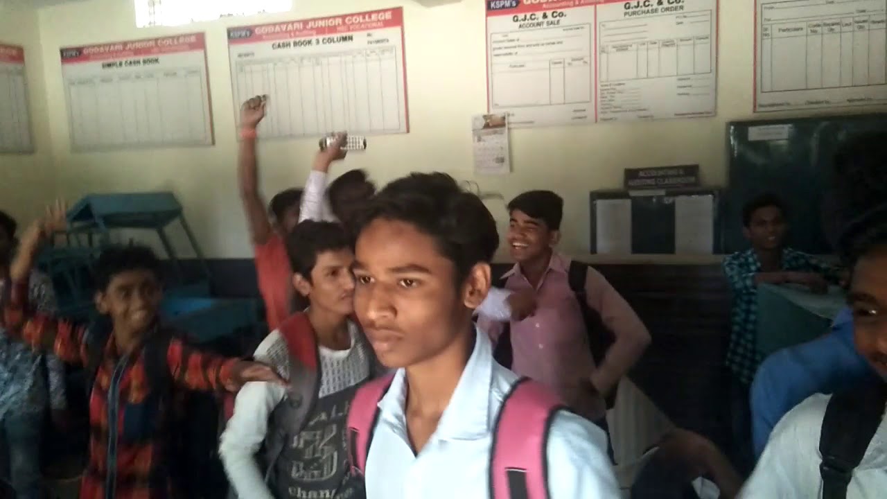 Enjoying college time DJ vaibhav -(Katie vadyanna aktach bhimrao one man show) - YouTube