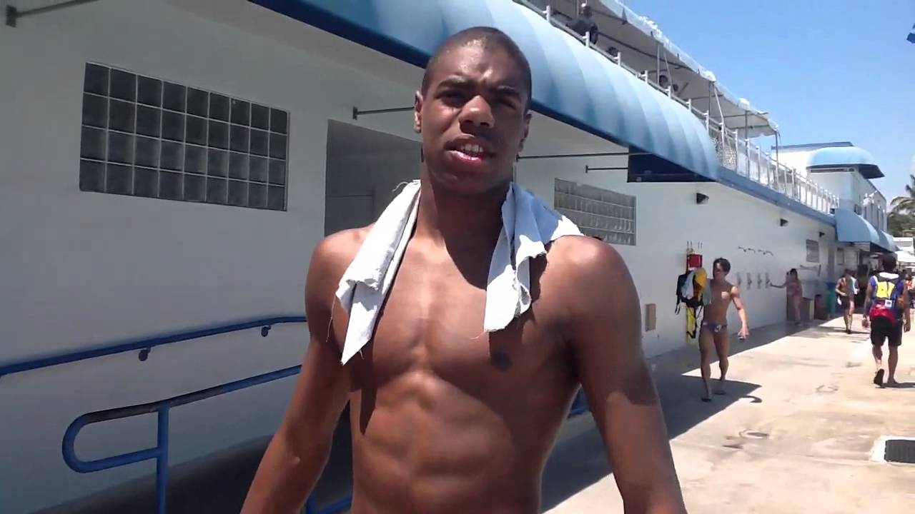 Jamaican diver Yona Knight-Wisdom at USA Diving Grand Prix - YouTube