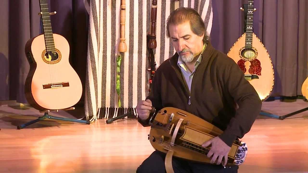 AULA-MUSEO PACO DÍEZ DE INSTRUMENTOS TRADICIONALES IBÉRICOS - YouTube