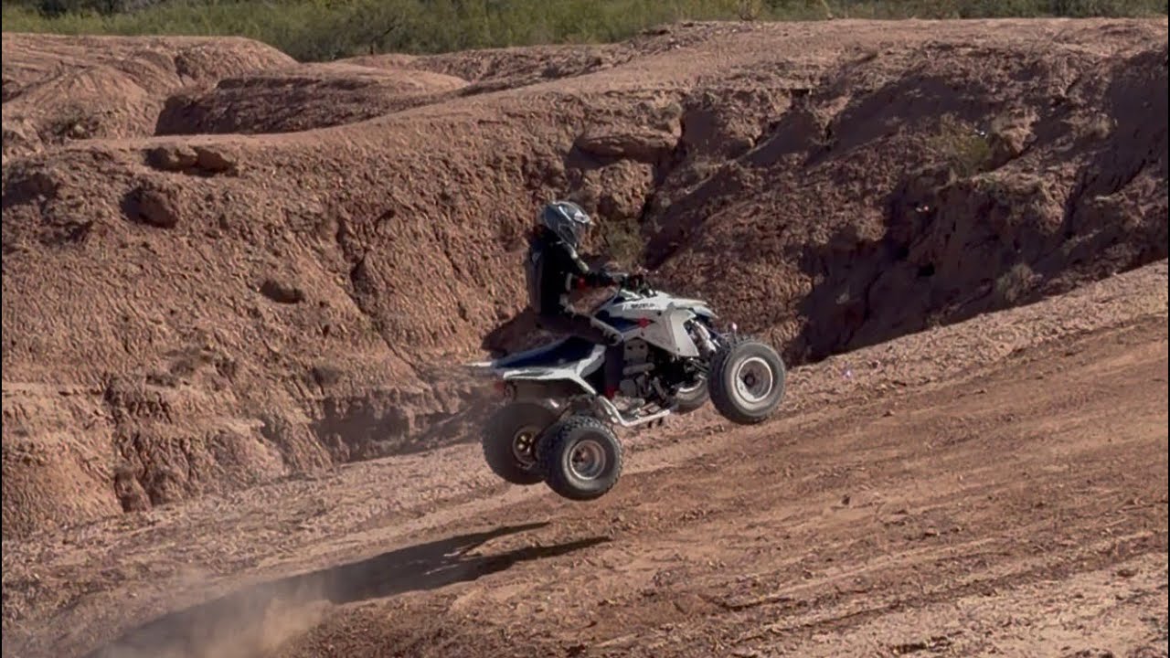 Raptor 700R Chasing A LTZ400 Edge MX - YouTube
