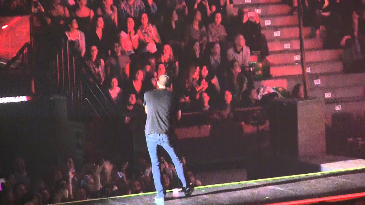 la sua bellezza - modà concerto 2013 - YouTube