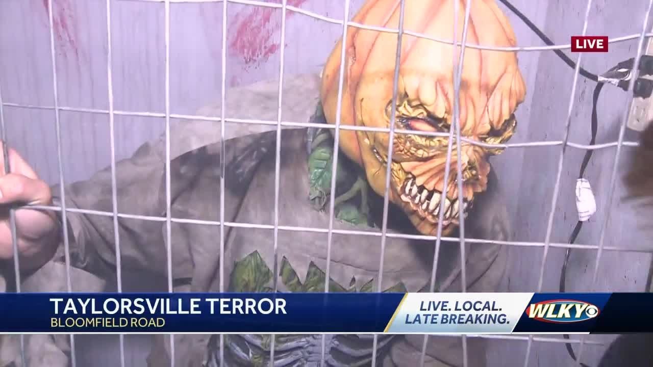 Going through the haunted Barn at Taylorsville Terror - YouTube
