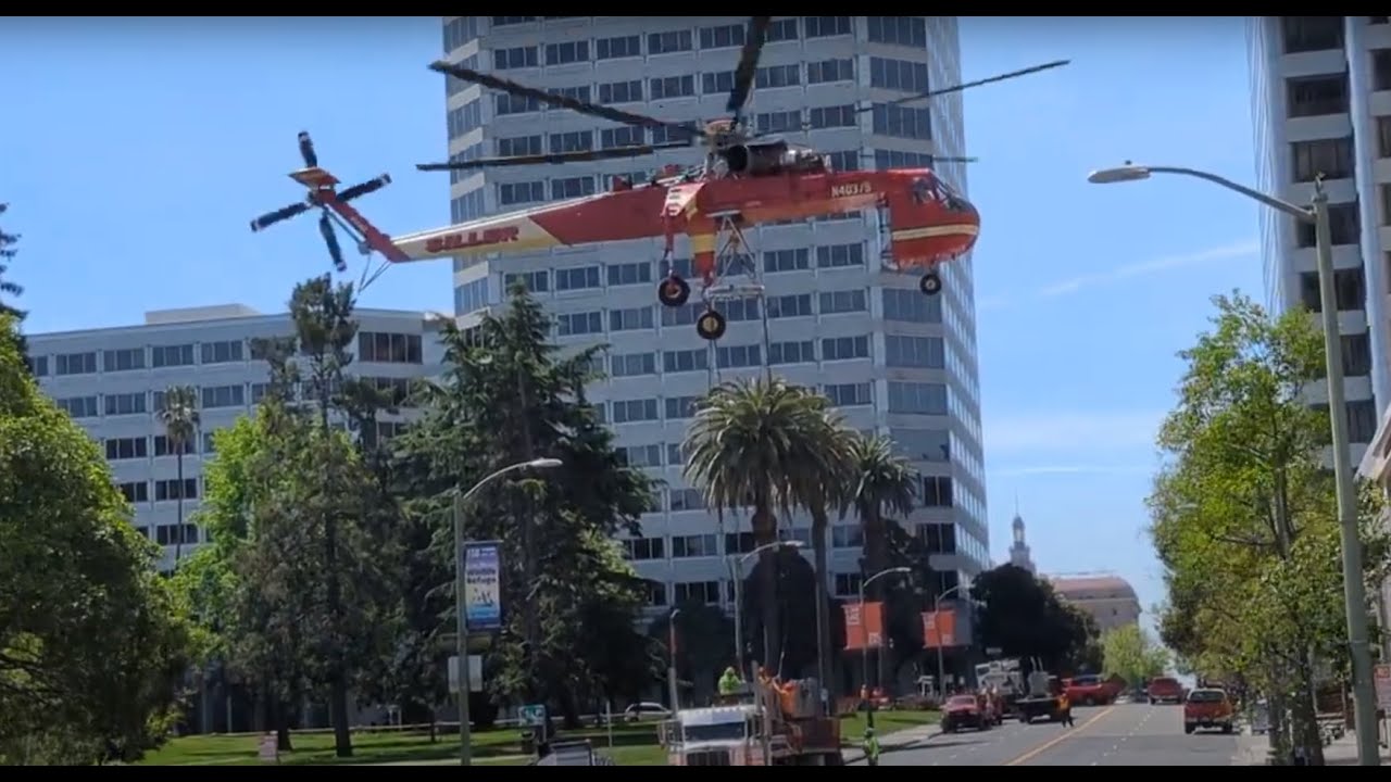 Oakland Snow Park Skycrane Lift April 2023 - YouTube
