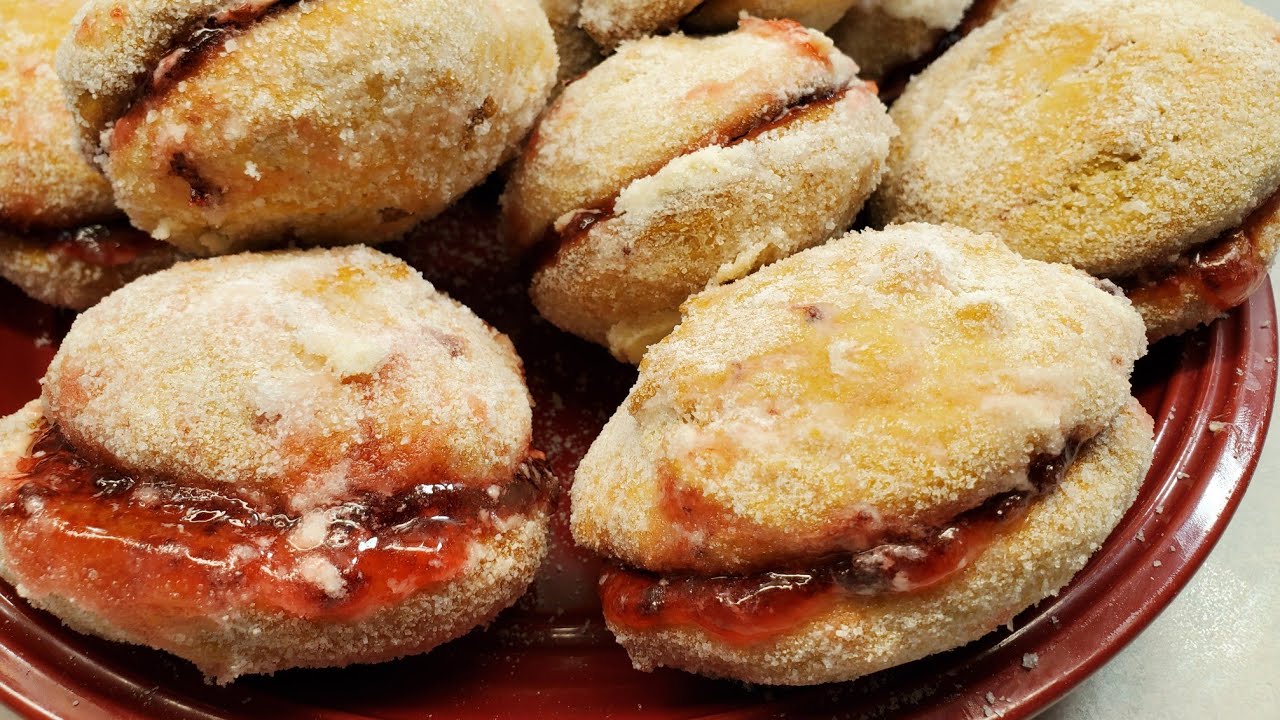 como hacer estos deliciosos yoyos rellenos De Mermelada de fresa - YouTube