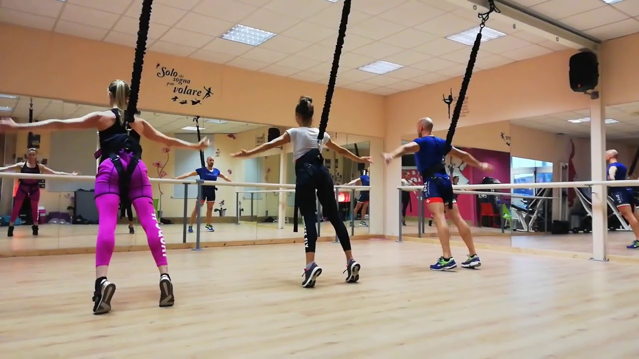Bungee fly fitness - YouTube