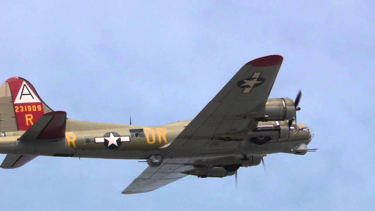 Collings Foundation B-17 Flying Fortress Nine-O-Nine takes off from ...