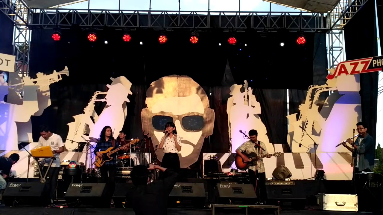 Olski - In the Wood live at MLD JAZZphoria (FANCAM) - YouTube