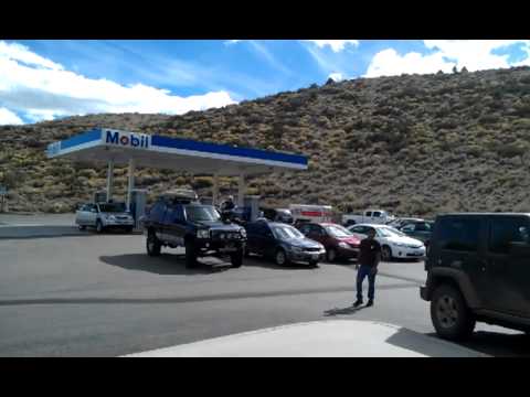 Mobil Gas at Lee Vining ( Great Food ) - YouTube