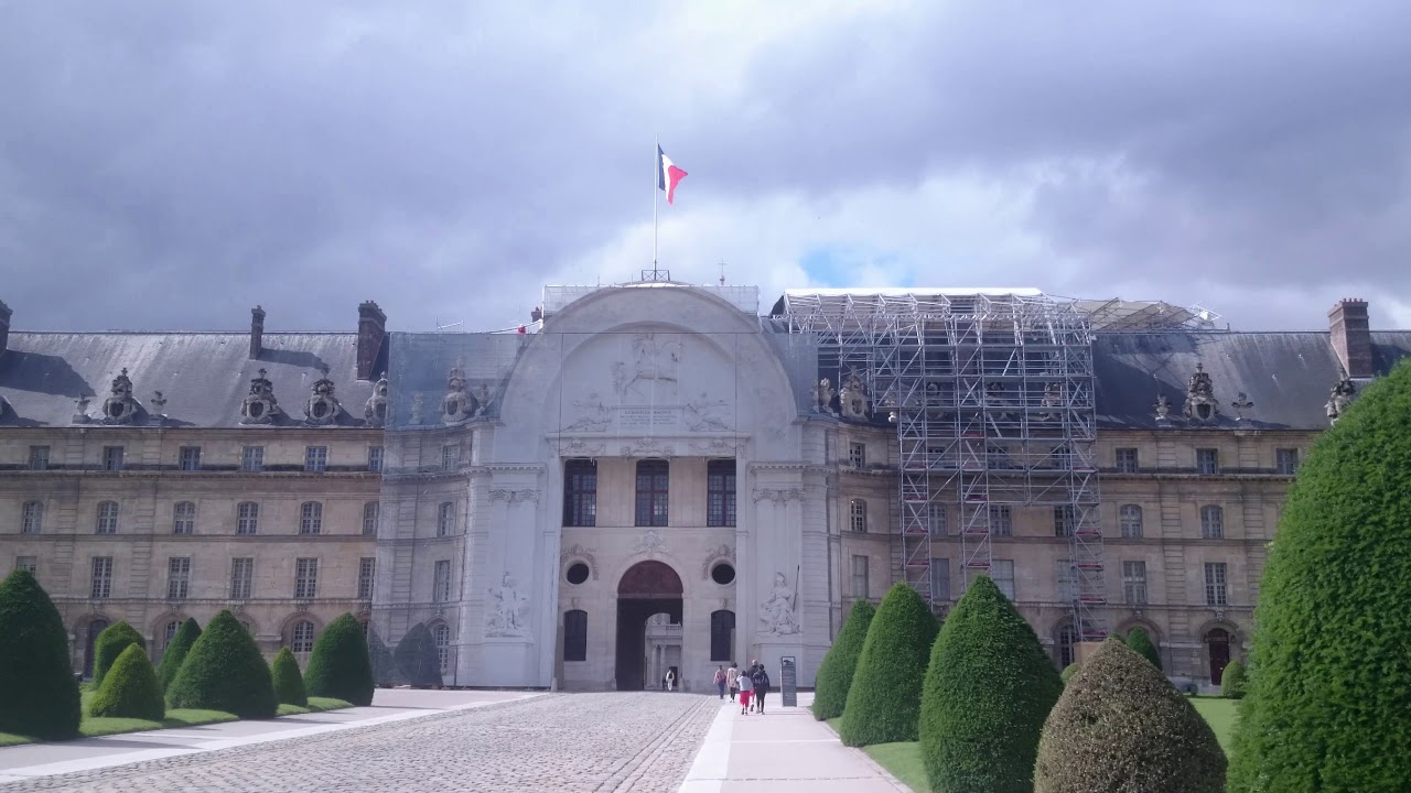 Hôtel des Invalides. Paris, Place des Invalides. France. Juin 2018 4K ...
