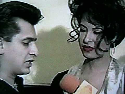 SELENA AND PETE ASTUDILLO INTERVIEW IN MEXICO EARLY 1994 - YouTube