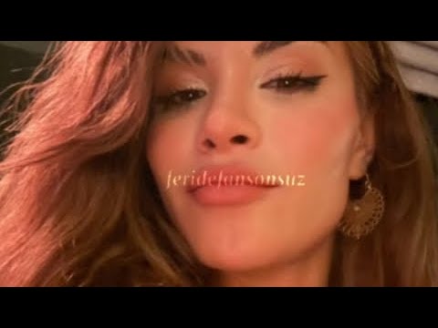 Feride Hilal Akın - Gülümse                         (Şarkı sözler)