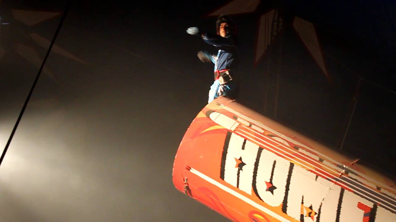Homem Bala - No Circo da Praia Formosa - Funchal - YouTube