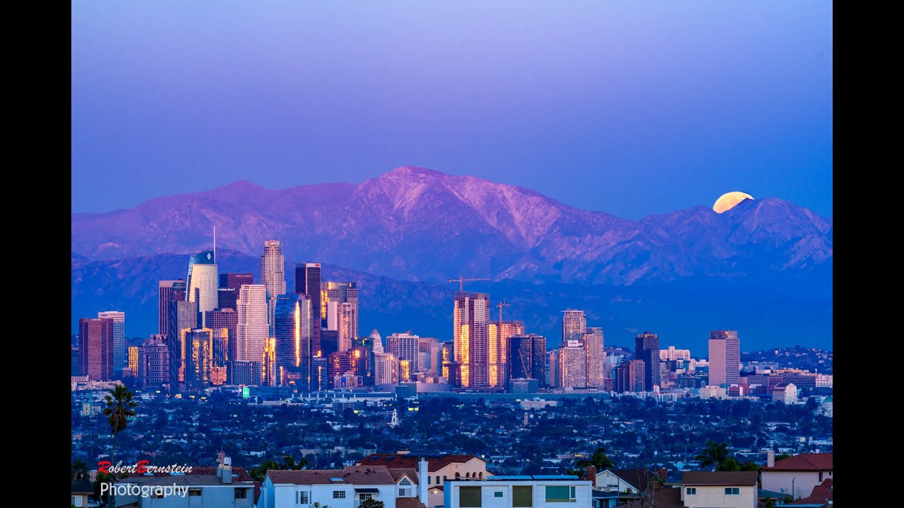 Moonrise over Downtown LA time lapse - YouTube